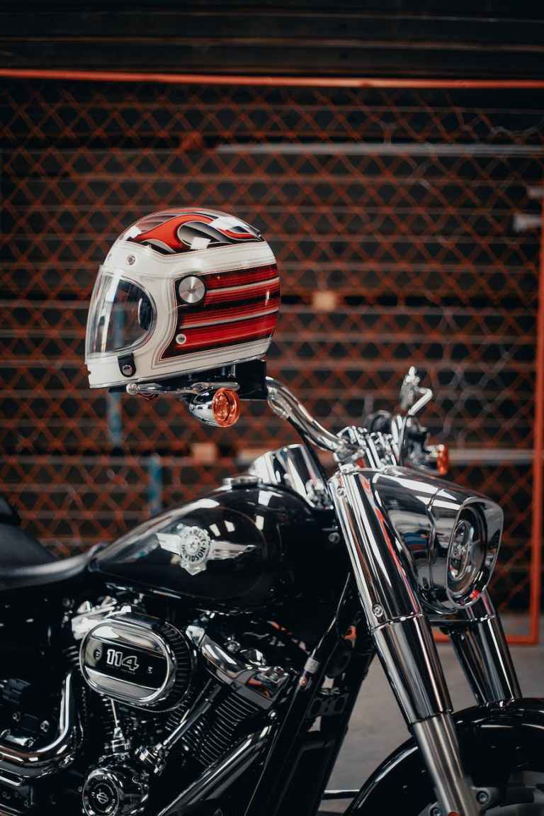 6 Best Motorcycle Helmets Under £200